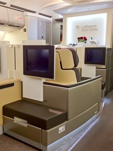 New Lufthansa First Class on A340-300 | Bart Lapers